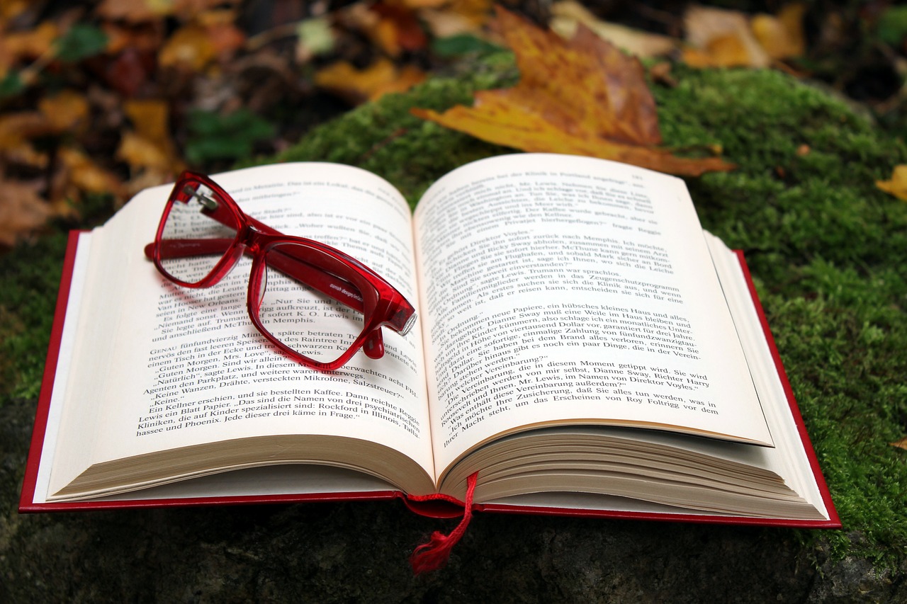 Reading Glasses Vs Contact Lenses Advanced Eyecare Optometry